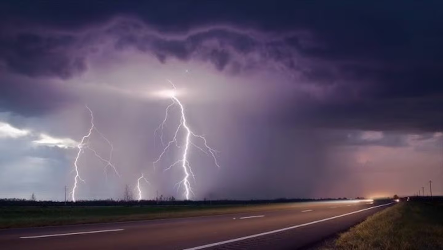 Un hombre muere alcanzado por un rayo durante la tormenta en el norte de la provincia - Marca ...