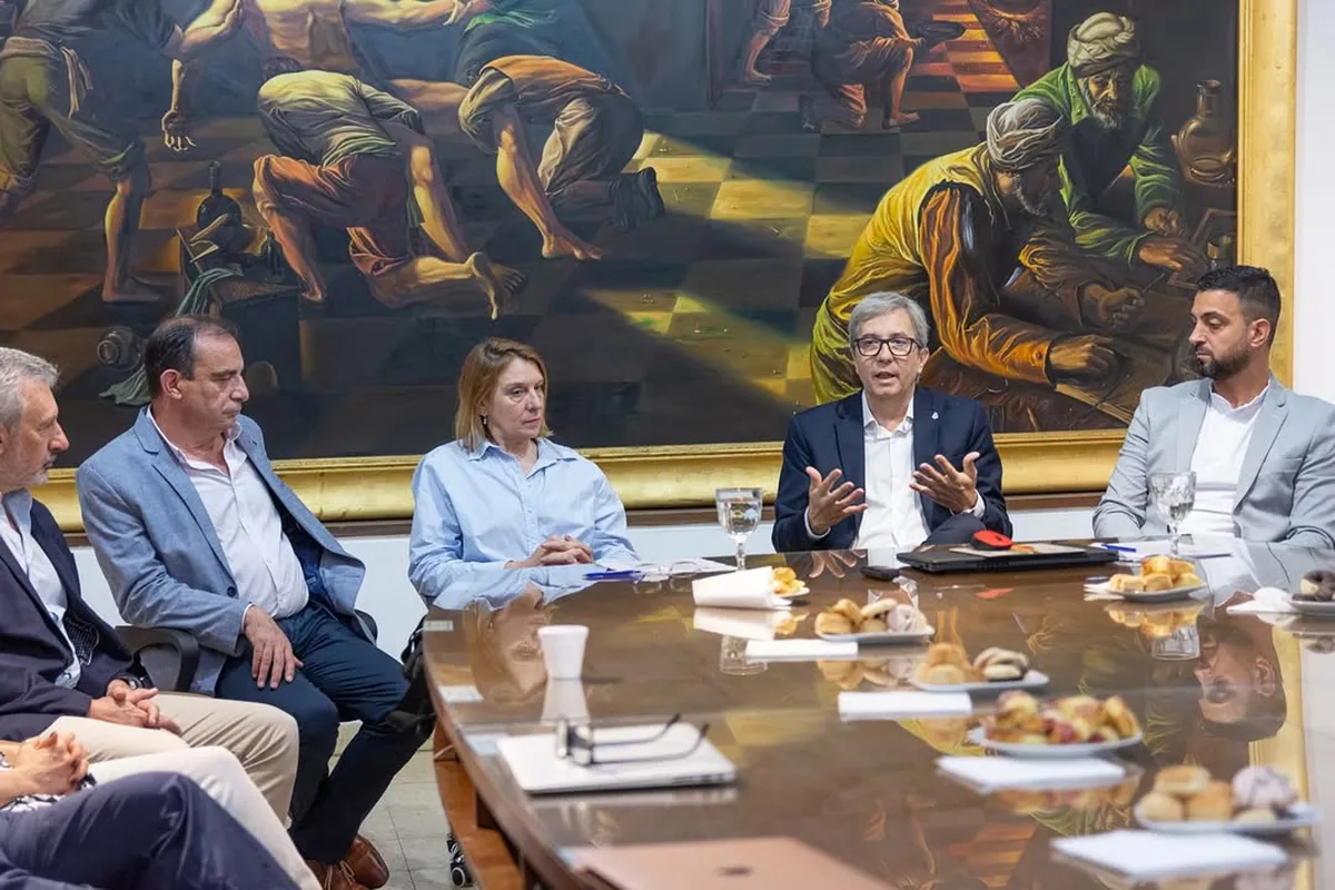 La motosierra también cae sobre la educación superior - Marca ...